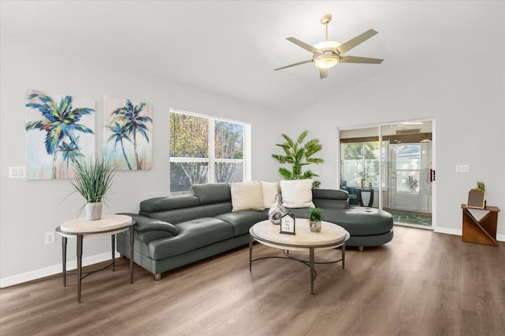 The Bahama Breeze - Lake Weir, FL