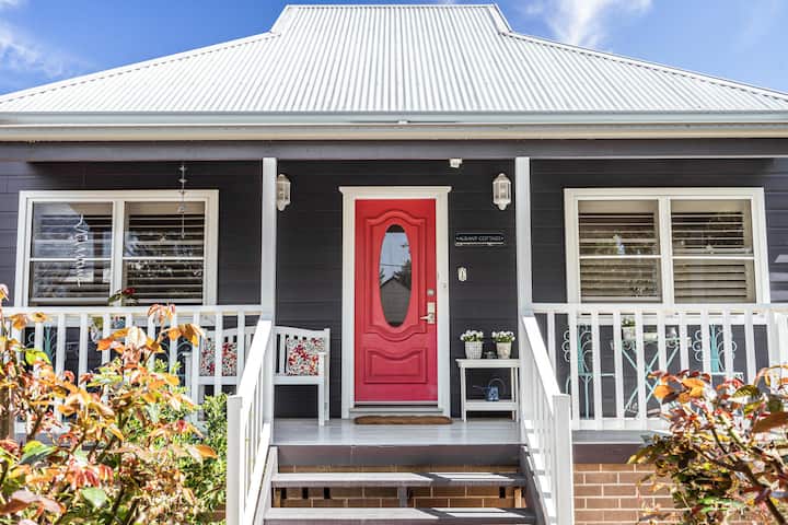 Walking Distance To All Berry Has To Offer - 베리