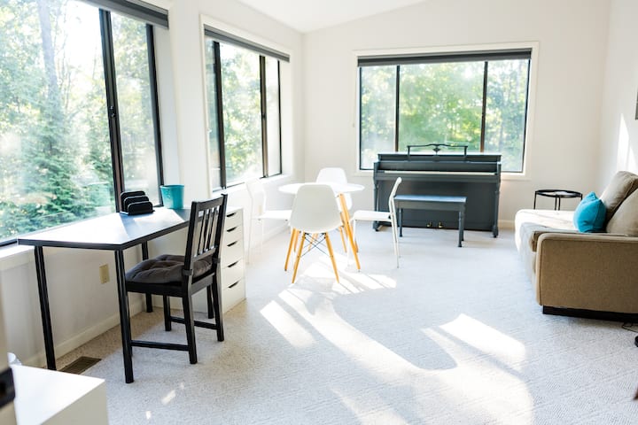 Massanutten Retreat: Hot Tub, Pool Table, Skiing! - Massanutten, VA