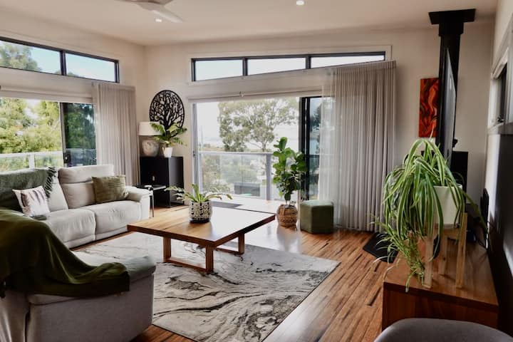 Paradise – Spacious, Ocean Views & Outdoor Living - Dodges Ferry