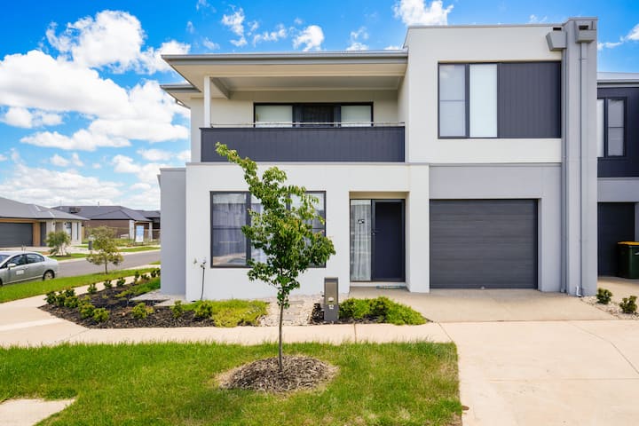 Newly Built In 2025! - 2br Home In Wyndham Vale - Werribee