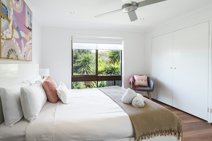 Stylish Beachside Escape In Ocean Grove - Leopold