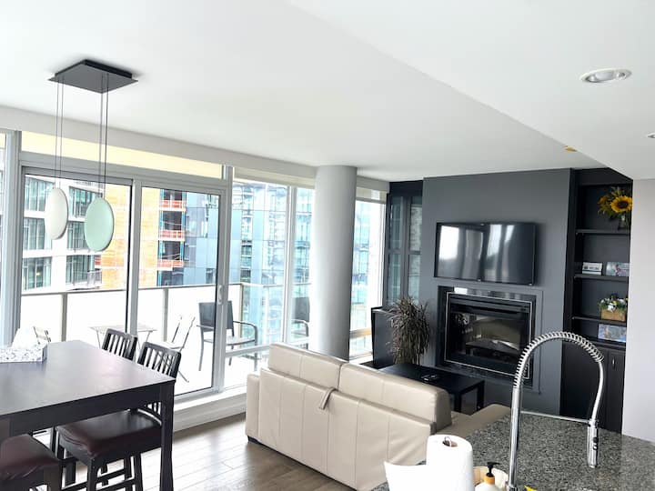 Waterfalls Hotel Charming 2 Bedroom 2 Bath Condo - Victoria