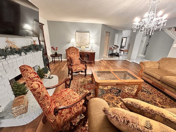 Large 6 Br-king Beds, Fireplace, Kids Area, 4 Tvs - Rockwall, TX