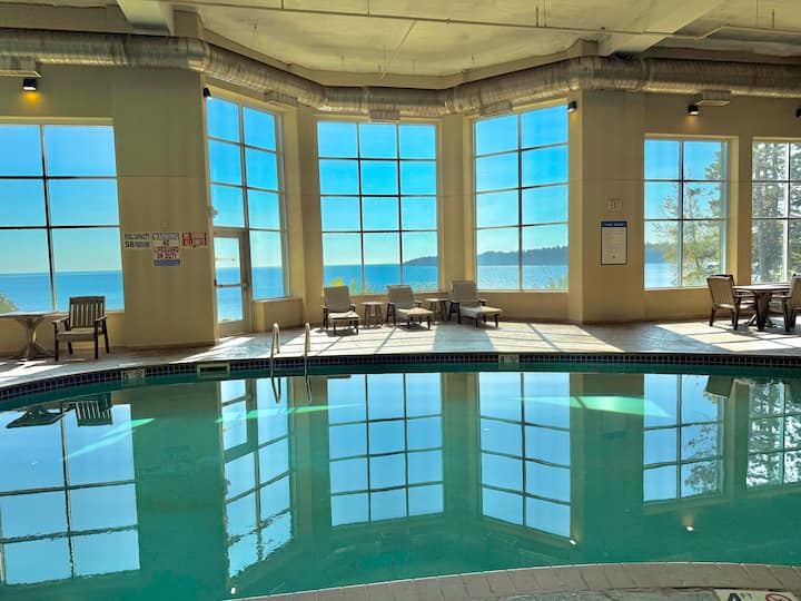Lakefront Condo~balcony, Kitchen, Resort Amenities - Two Harbors, MN