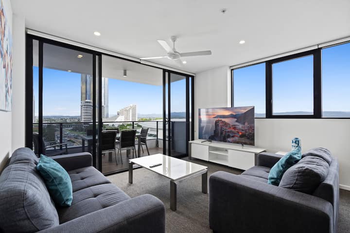 Modern 2 Br Apartment In The Heart Of Gold Coast - Broadbeach