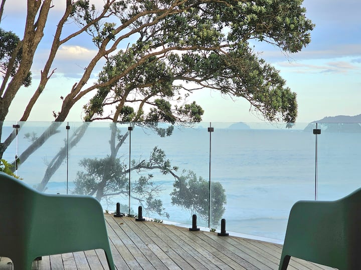 Beachfront Tree Top House - Tairua