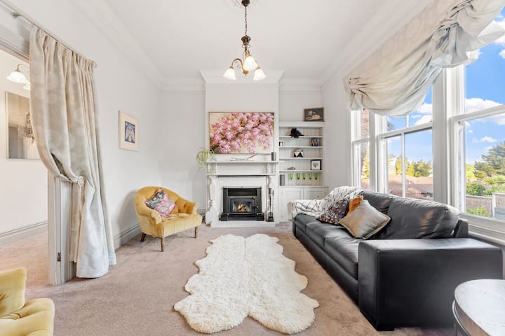 Holden House - Heritage Home - Matakana