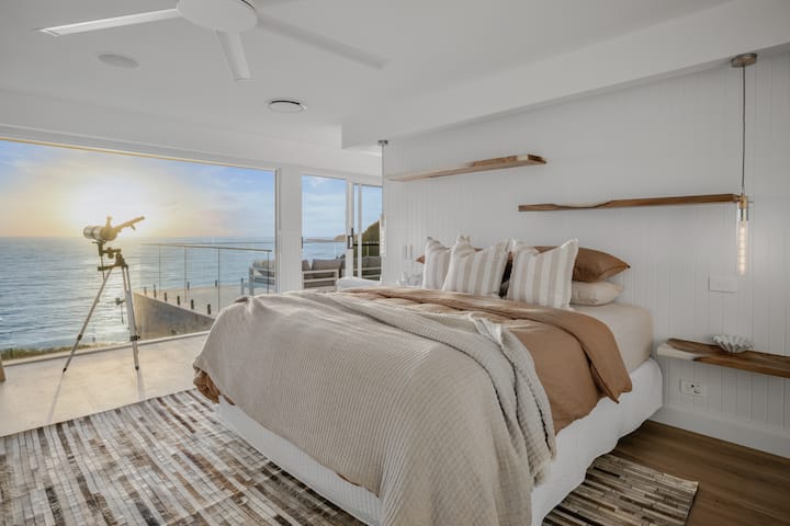 Cliffside Retreat - Sleeps 12 - Toukley