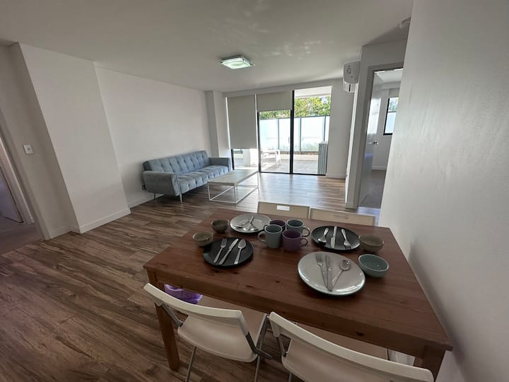 Ultimo  市中心的2b2b 温馨布置，带大落地窗，布置温馨 - Sidney