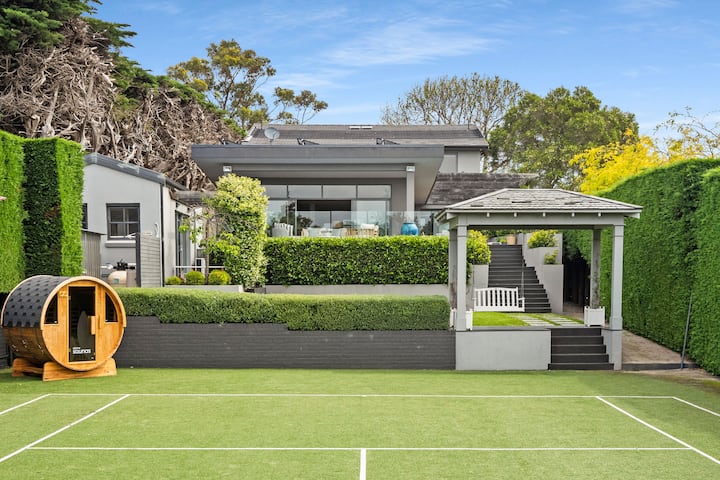 Contemporary Resort Elegance - Frankston