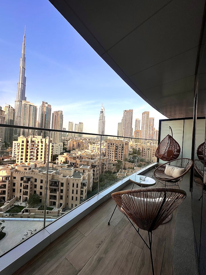 Burj Khalifa Views & Balcony Downtown Big Lux 2br - Dubai