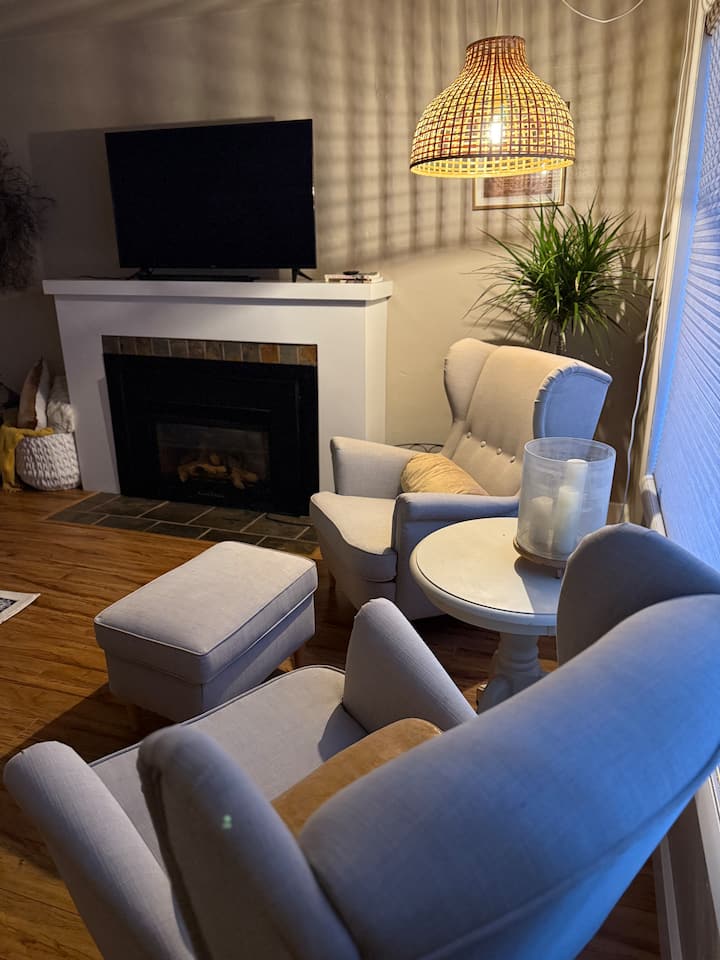 Centrally Located And Close To The High School. - Coos Bay, OR