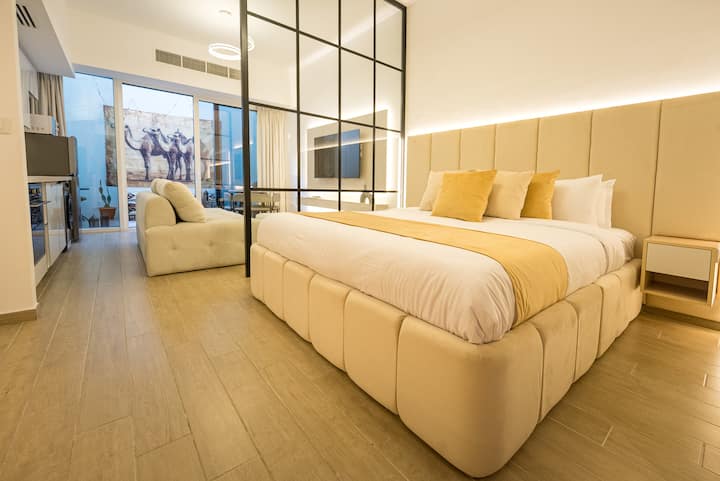 Walk And View To F1 | Yas Island Beach Resort - Abou Dabi