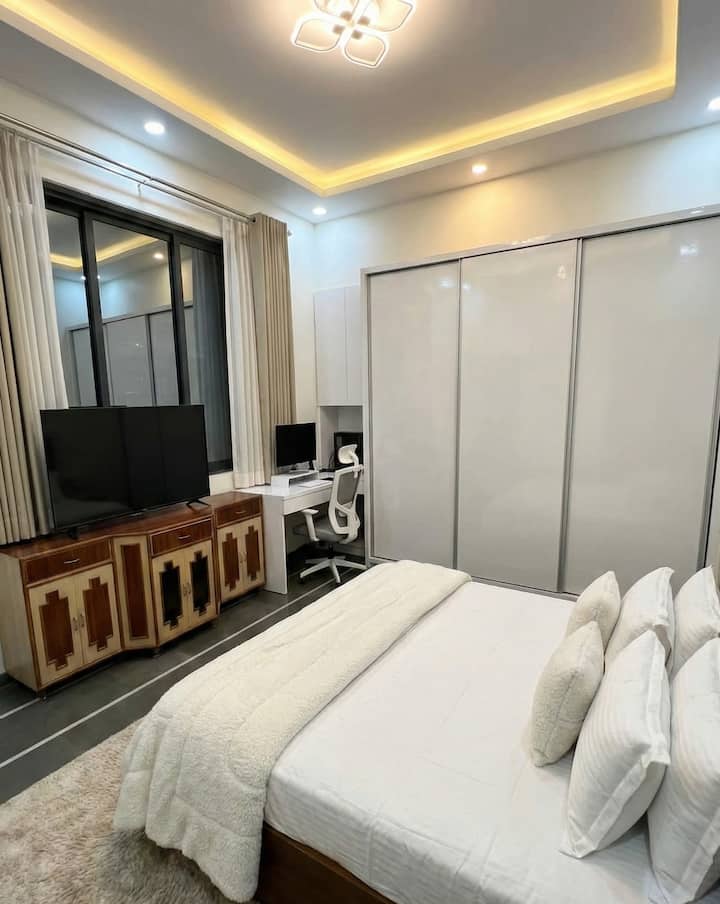 Spacious Home In Near Kankaria Lake & Zoo, Amusem - Ahmedabad