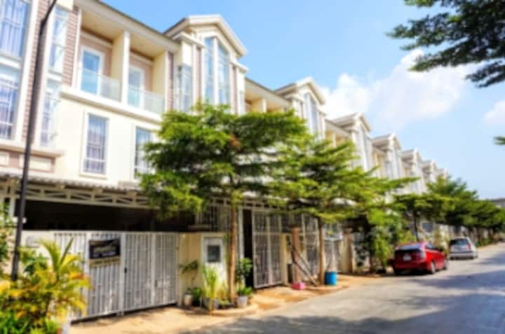 Near Aeon2 Sensok Condominium With 5 Rooms - Phnom Penh