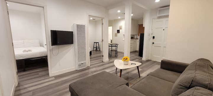 3 Bedroom Cozy La Spot - Beverly Hills, CA