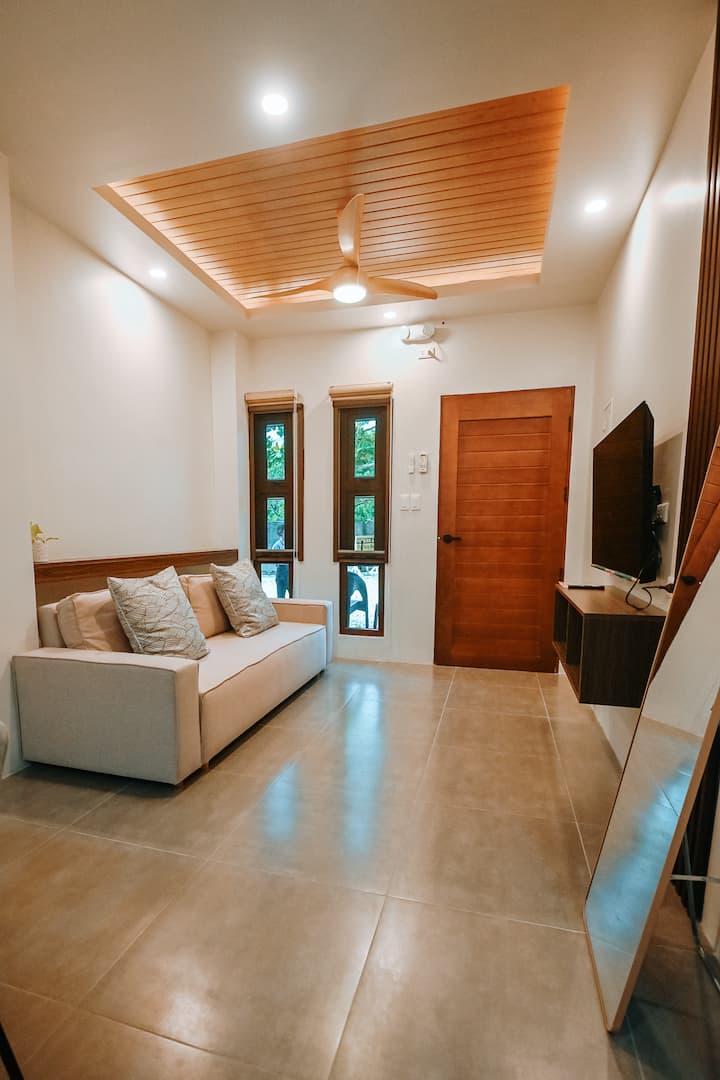 Busay 1br Unit Near St. Paul, Terminal, & Airport - Irosin