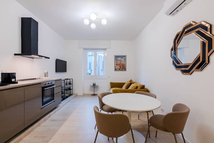 Prestigious App. Next To Central Station - Milan