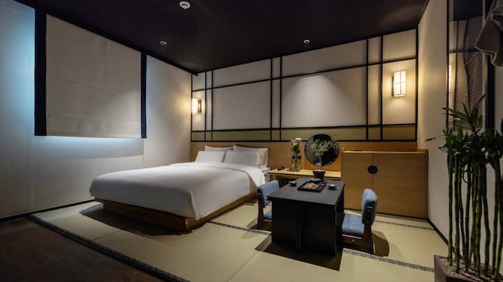 [미타스야 료칸 아늑 평택] #스탠다드룸 #욕조 #좌식테이블 #65인치 Tv #더블룸 - 논산시