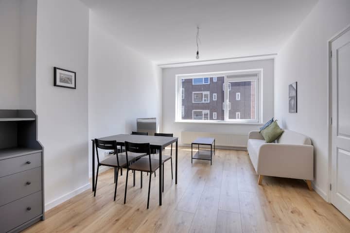 Ruim 2-slaapkamer Appartement In Rotterdam Zuid - Róterdam