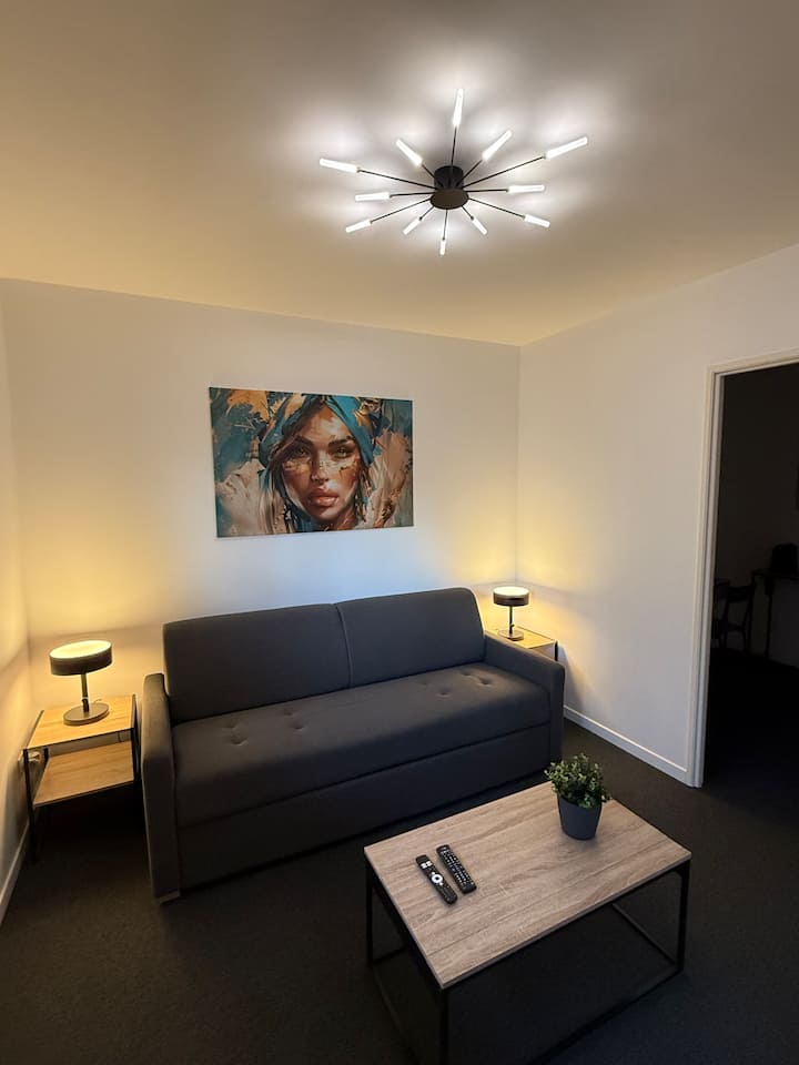 Joli Studio Au Calme Avec Espace De Travail - Champagne-au-Mont-d'Or