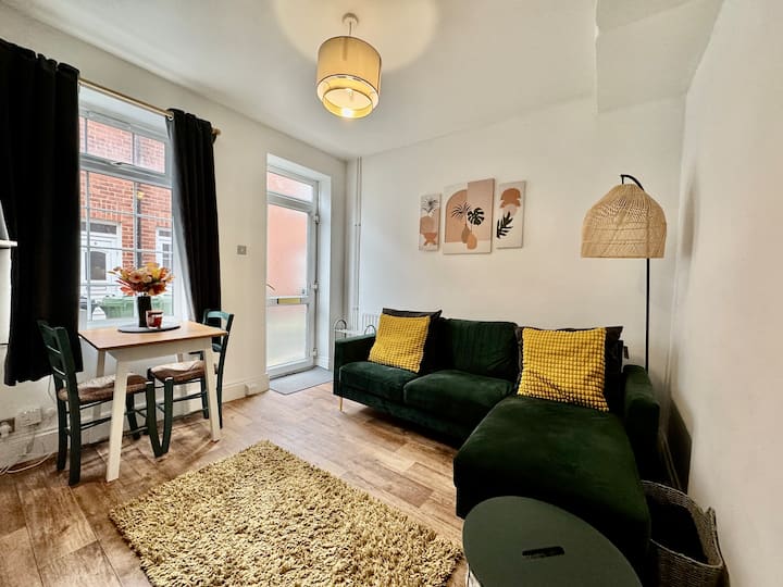 Compact, Quirky & Cosy Home In Central Exeter - Exeter
