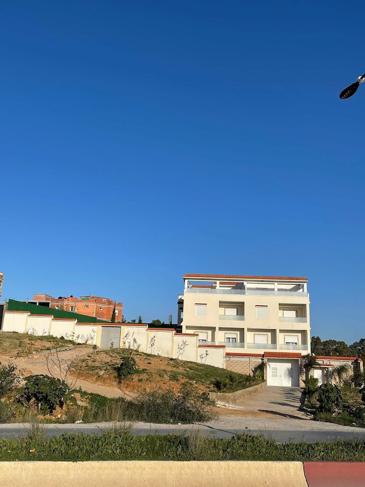 Confortable Appartement
Accès à La Piscine - Skikda