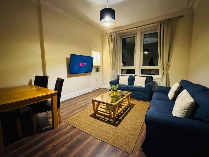 Spacious City Centre Apartment - Edinburgh