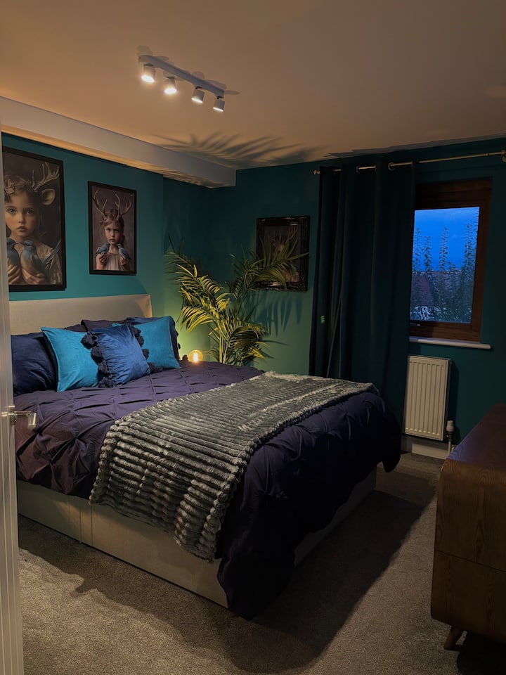 Modern North End Portsmouth Flat + Parking - Fareham