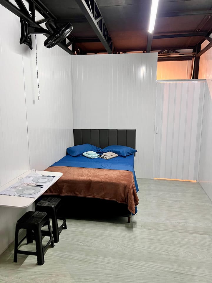 Quarto Com Cama De Casal No Centro De Sjp - 03 - São José dos Pinhais