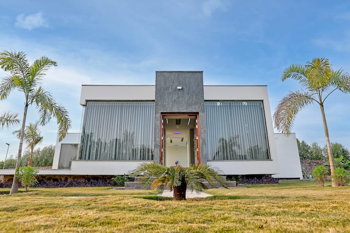 Villa W/ Lush Garden & Pvt Pool | Pet-friendly - Manesar