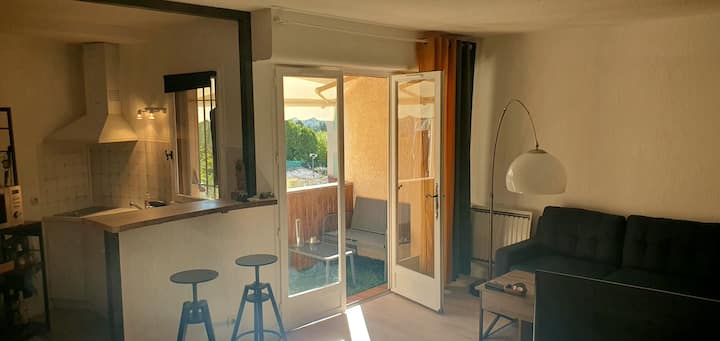 Charmant Appartement Avec Balcon Et Parking - Fayence