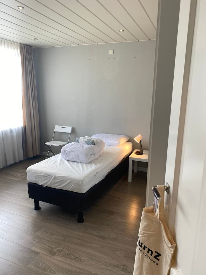 Housing In Oostvoorne For 4 Employees Industry - Hoek van Holland