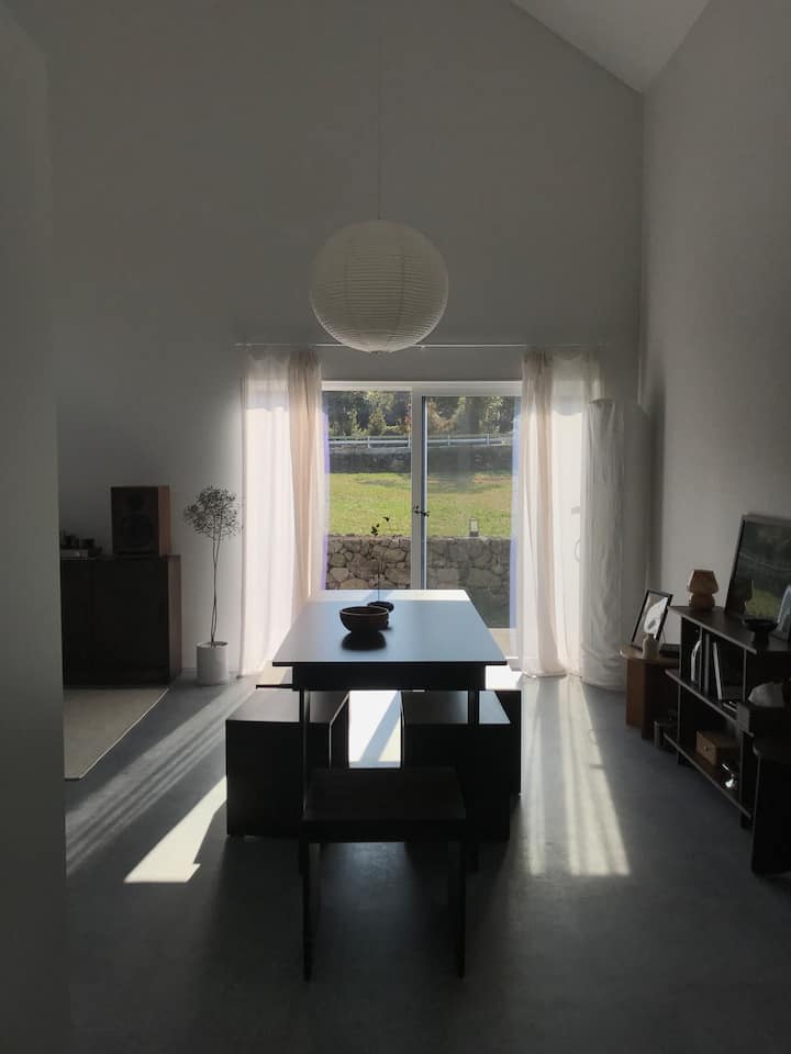 제주 애월 독채 ‘수운’ 
2-4인/돌담뷰 
Jeju Aewol Private Stay - Jeju-si