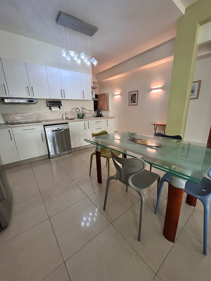 2 Room With Balcony, 1 Min From Gordon Beach - Tel Aviv