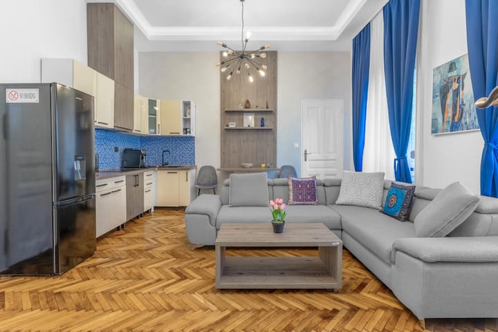 Blue Heritage - Oradea