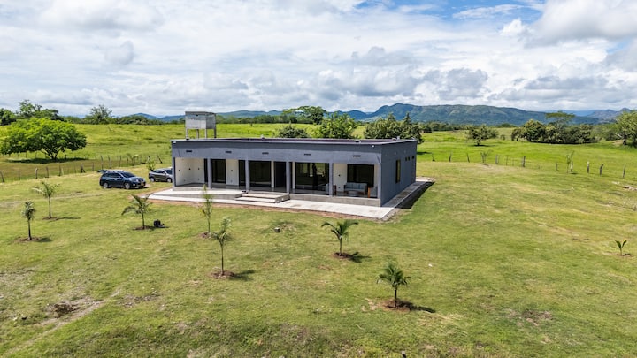 Casa Campestre Molina Con Acceso Al Río. - Colombia
