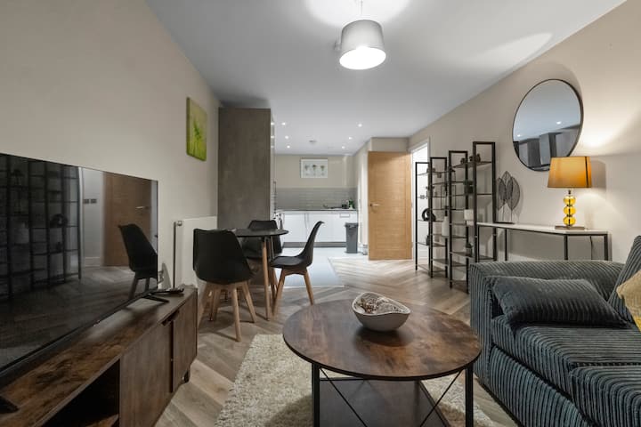 Solihull Apartment | Fast Wifi | Free Parking - Solihull