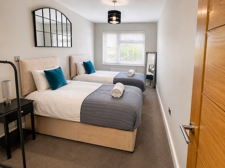 Free Parking | Near Nec, Airport & Solihull Centre - Solihull