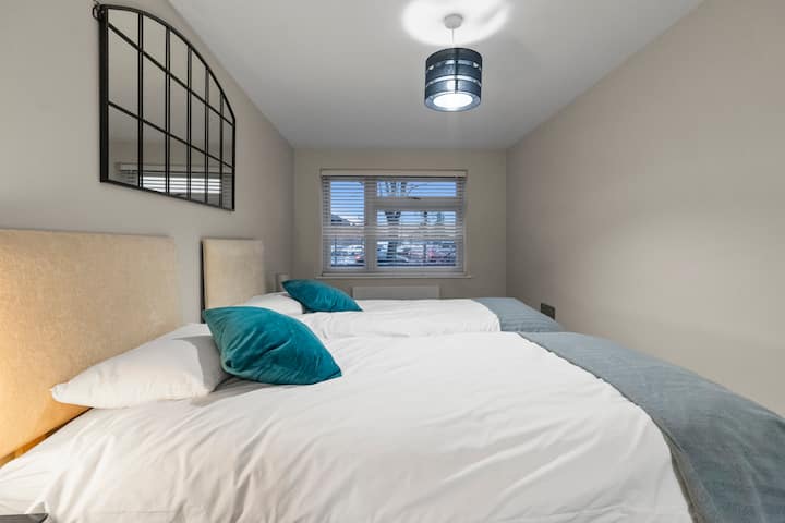 Solihull Apartment | Fast Wifi | Free Parking - Solihull