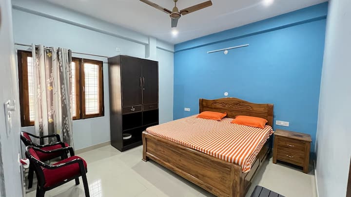 Spacious Apartment In Quiet Locality - Jhansi