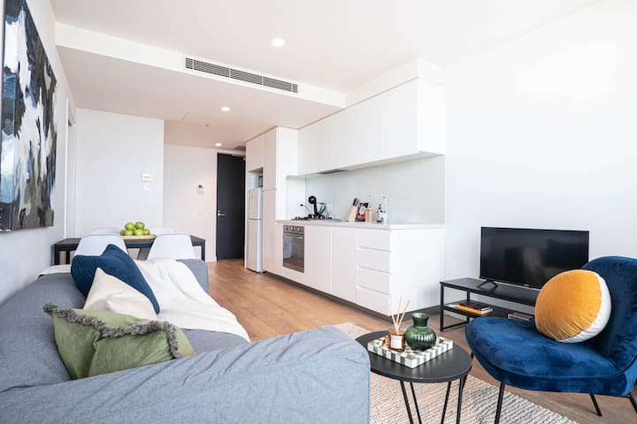 Luxe 2br Southbank Suite | City Views, Pool & Gym - Melbourne