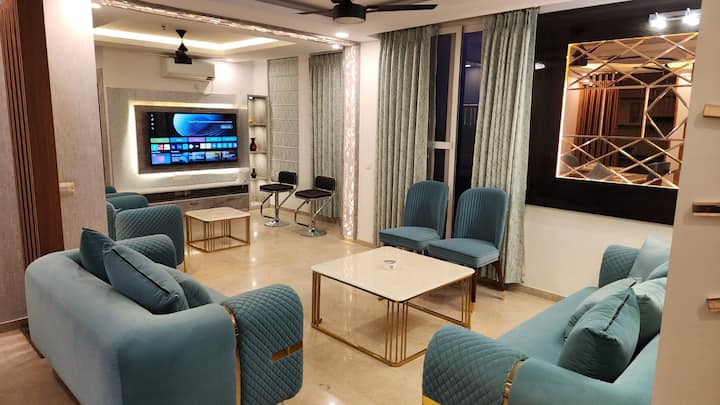 Luxury Family 3bhk Apartment In Sushant Golf City - Lucknow