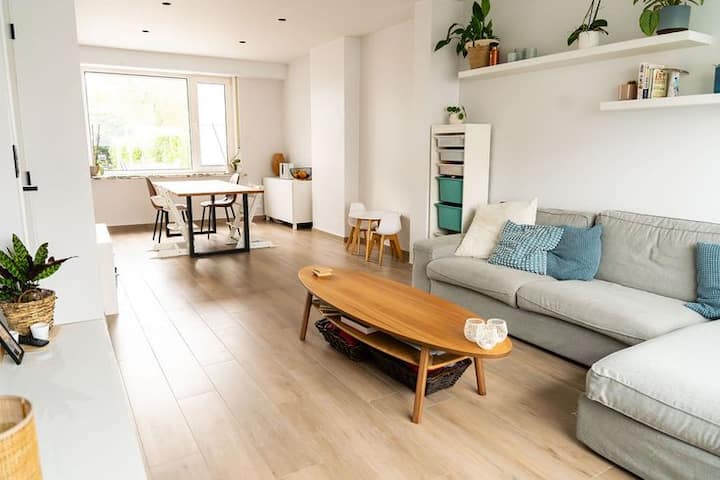 Charmante Maison à Woluwe, 2 Chambres - Brussel