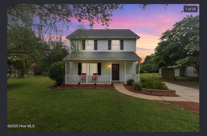Welcome To "Country Lane Cottage" - Cary, NC