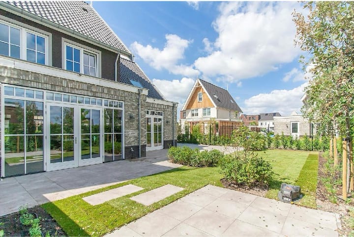 Fijne Gezinswoning Met 3 Slaapkamers In Amsterdam - Weesp