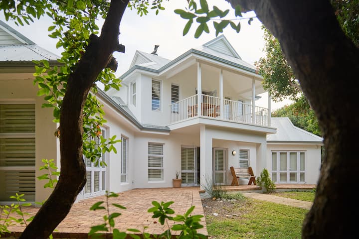 Bright Coastal Home/steps To The Ocean/indoor Bbq - Onrus