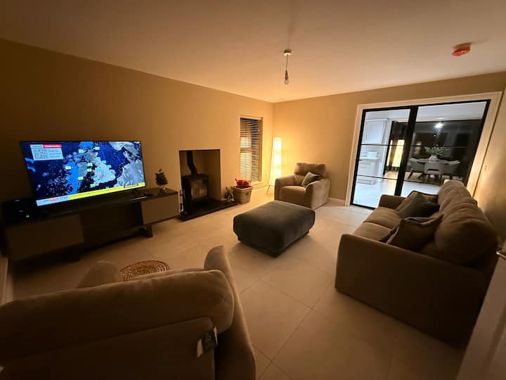 Steps From Station - Newry