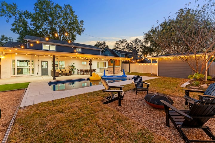 The Glade Getaway | Pool • Games • Spacious Patio - Stafford, TX